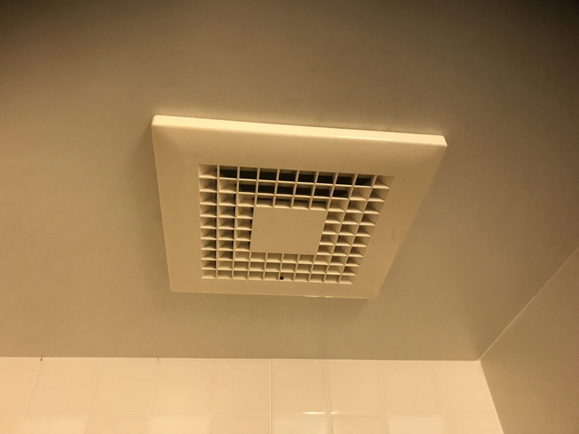 浴室換気扇（2室用）交換 ┃ 東芝DVP-14H→DVP-T14CLへ 交換費用 25,000円（税込）