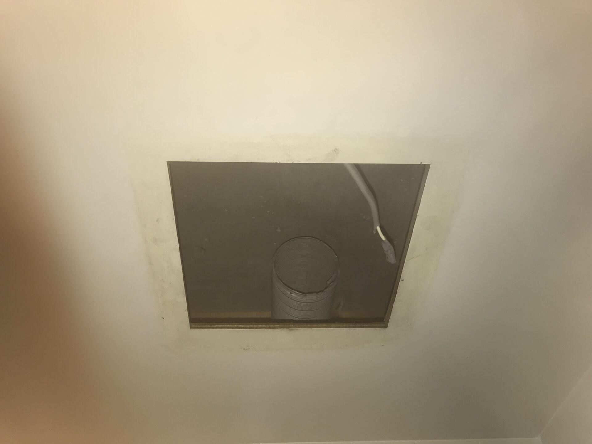 浴室換気扇（2室用）交換 ┃ 東芝DVP-14H→DVP-T14CLへ 交換費用 25,000円（税込）